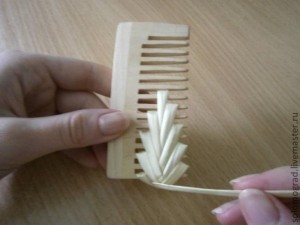 How to weave straw with a comb – Recycled Crafts